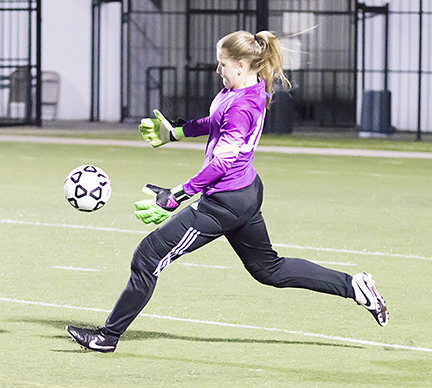 Lady Indians fight to continue dance - Port Arthur News | Port Arthur News