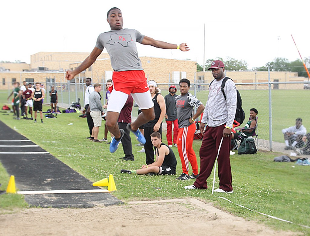 Locals open District 22-5A meet with titles - Port Arthur News | Port ...