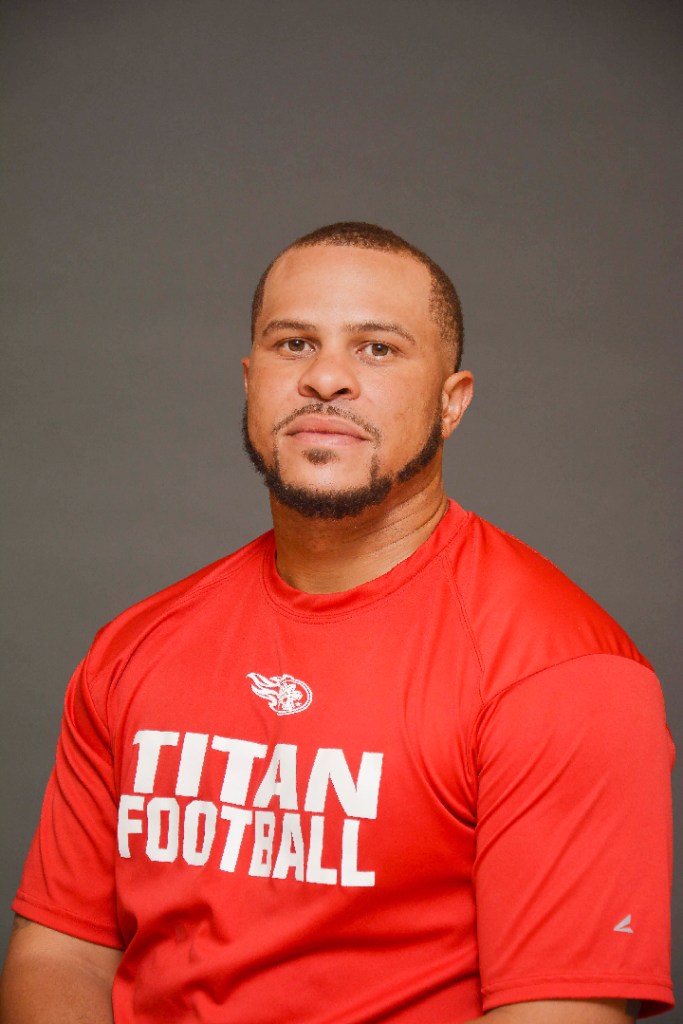 FOOTBALL: Yellowjackets, Titans top district’s defenses - Port Arthur ...