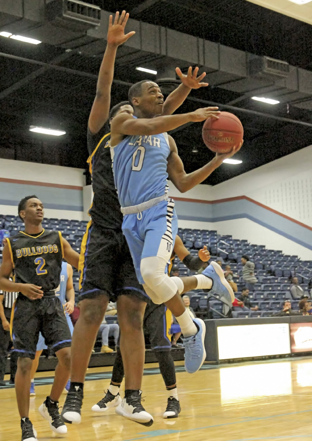 JUCO BASKETBALL: Former Titans Jones, Chatman lead Seahawks past ...