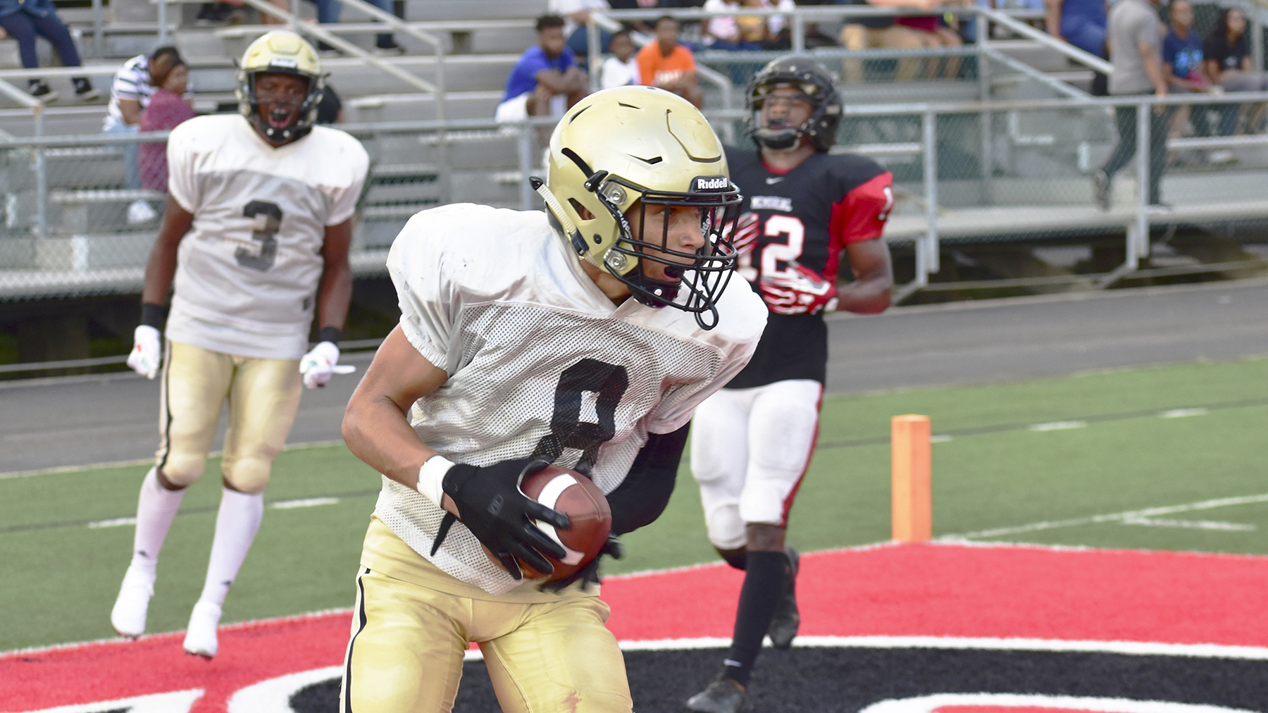 Bright spot: Fuselier keeps Bulldogs’ offense moving | Port Arthur News