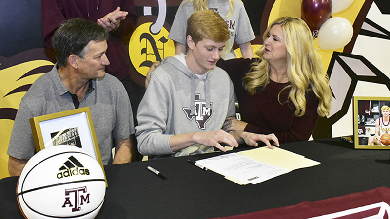 Pen to paper, Hayden Hefner officially an Aggie | Port Arthur News
