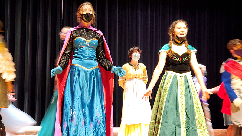 Frozen Characters As College Students