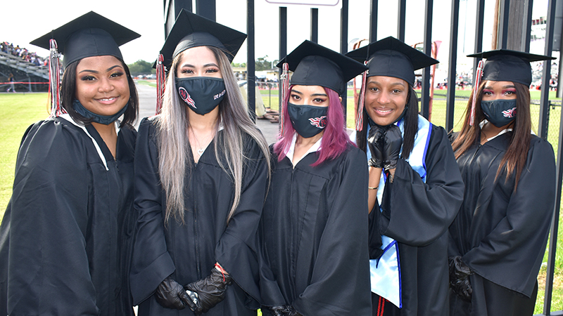 GALLERY — Memorial celebrates Class of 2021 graduation | Port Arthur News