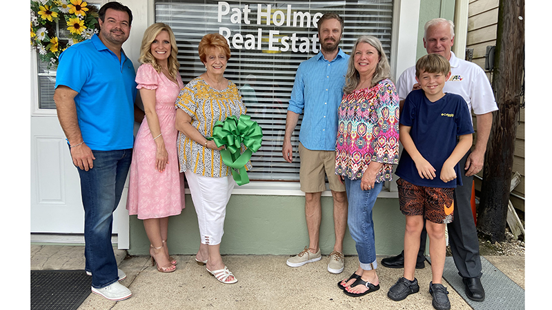 PHOTO GALLERY — Pat Holmes Real Estate celebrates Groves location ...