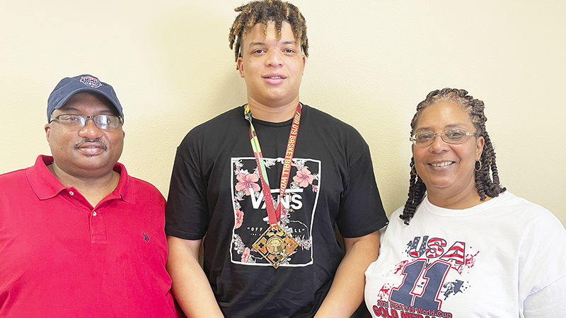 Kenneth Lofton’s family ready to watch Junior play in summer league ...