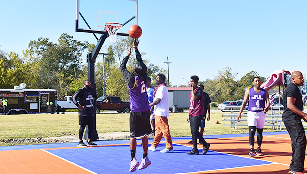 SEE THE PHOTOS — Port Arthur basketball court championed by ex-NFL star ...