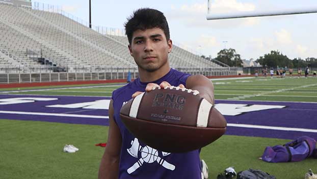 Port Neches-Groves linebacker Seth Landry taking aggressive approach to ...