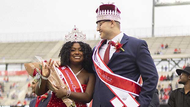 Former CavOILcade queen Asa Lewis gets another crown in college | Port ...