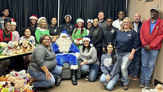 Blue Santa program saw increase in applicants; met demand for Port ...