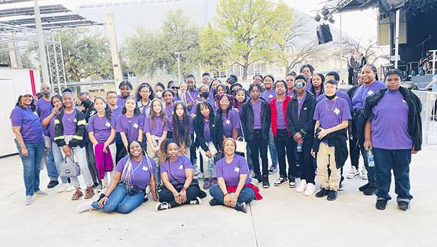 GEAR UP using the college experience to inspire middle school students ...