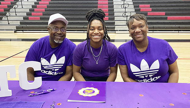 Lady Titans standouts celebrated for move to college stardom | Port ...