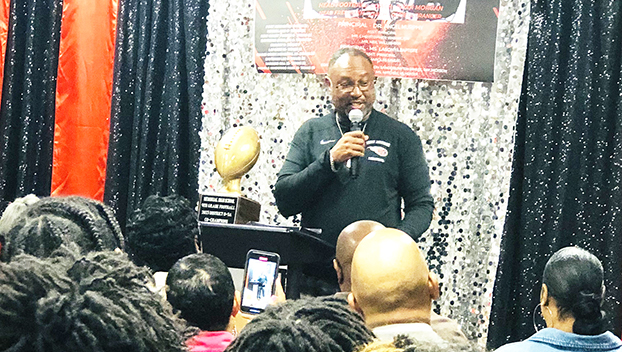 Mayor Thurman Bartie surprises Coach Granger with key to the city ...